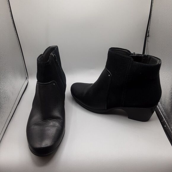 Clarks | Shoes | Clarksemily Lowbootie Womens 8m Black Leatherankle ...
